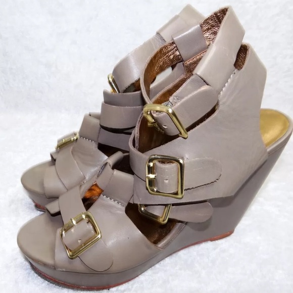 Cynthia Vincent | Shoes | Cynthia Vincent Mason Wedge Peep Toe Sandal ...